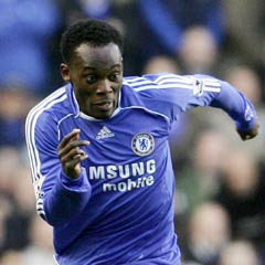ESSIEN TO PLAY THROUGH PAIN